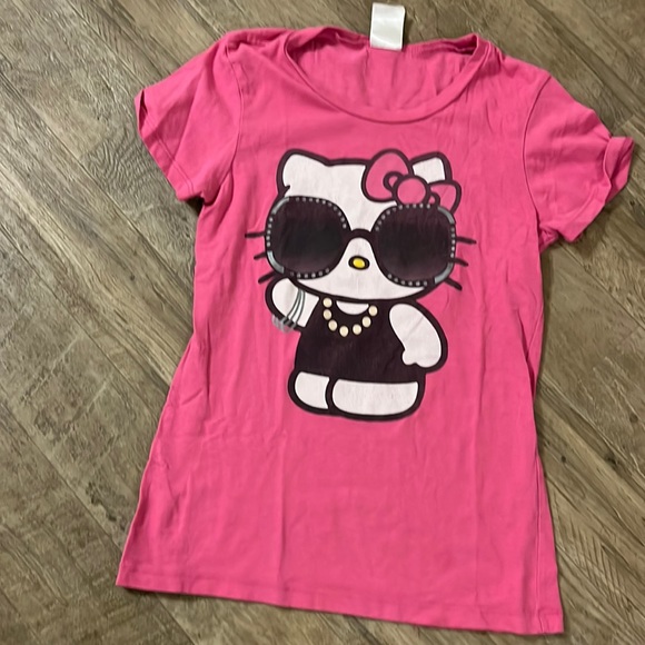 Hello Kitty | Tops | Hello Kitty Tee | Poshmark